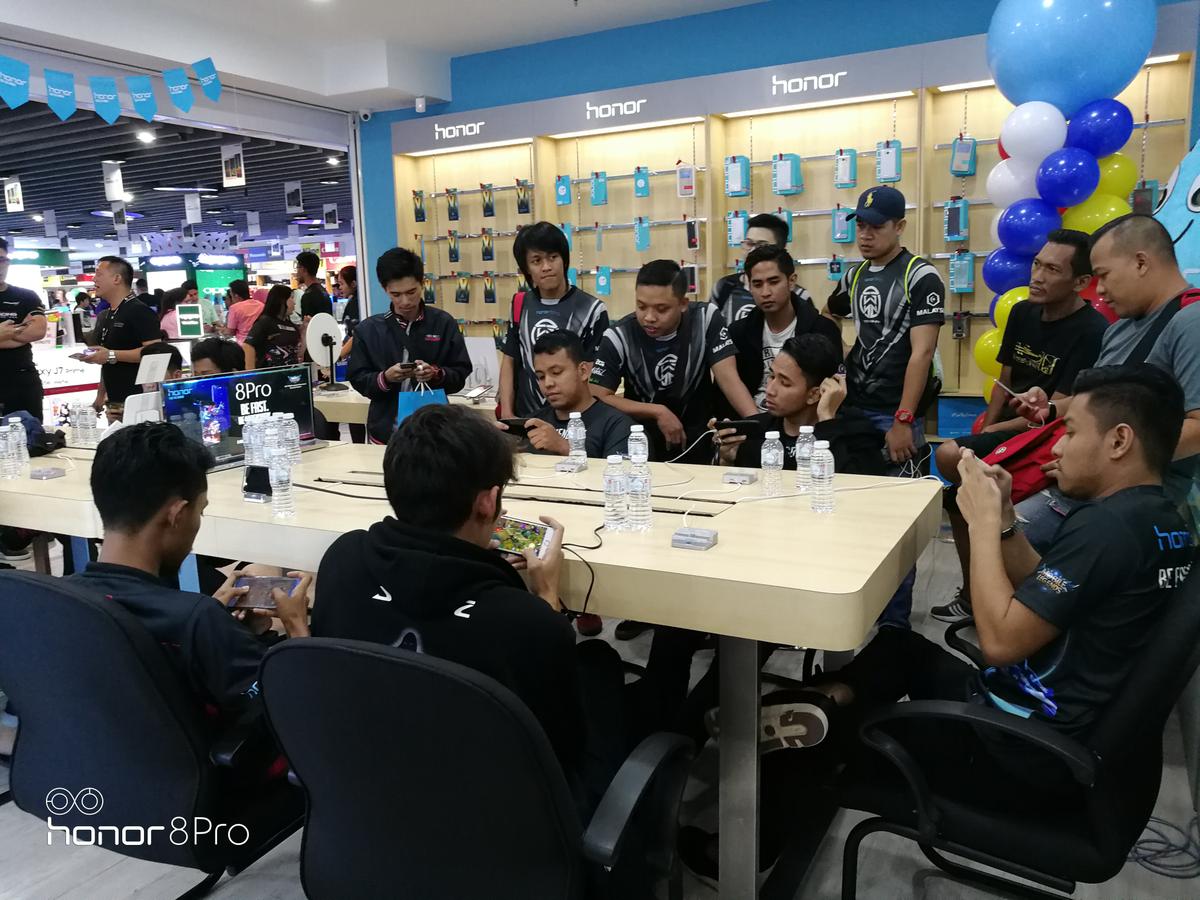honor Malaysia holds a mini Mobile Legends Tournament to connect with ...