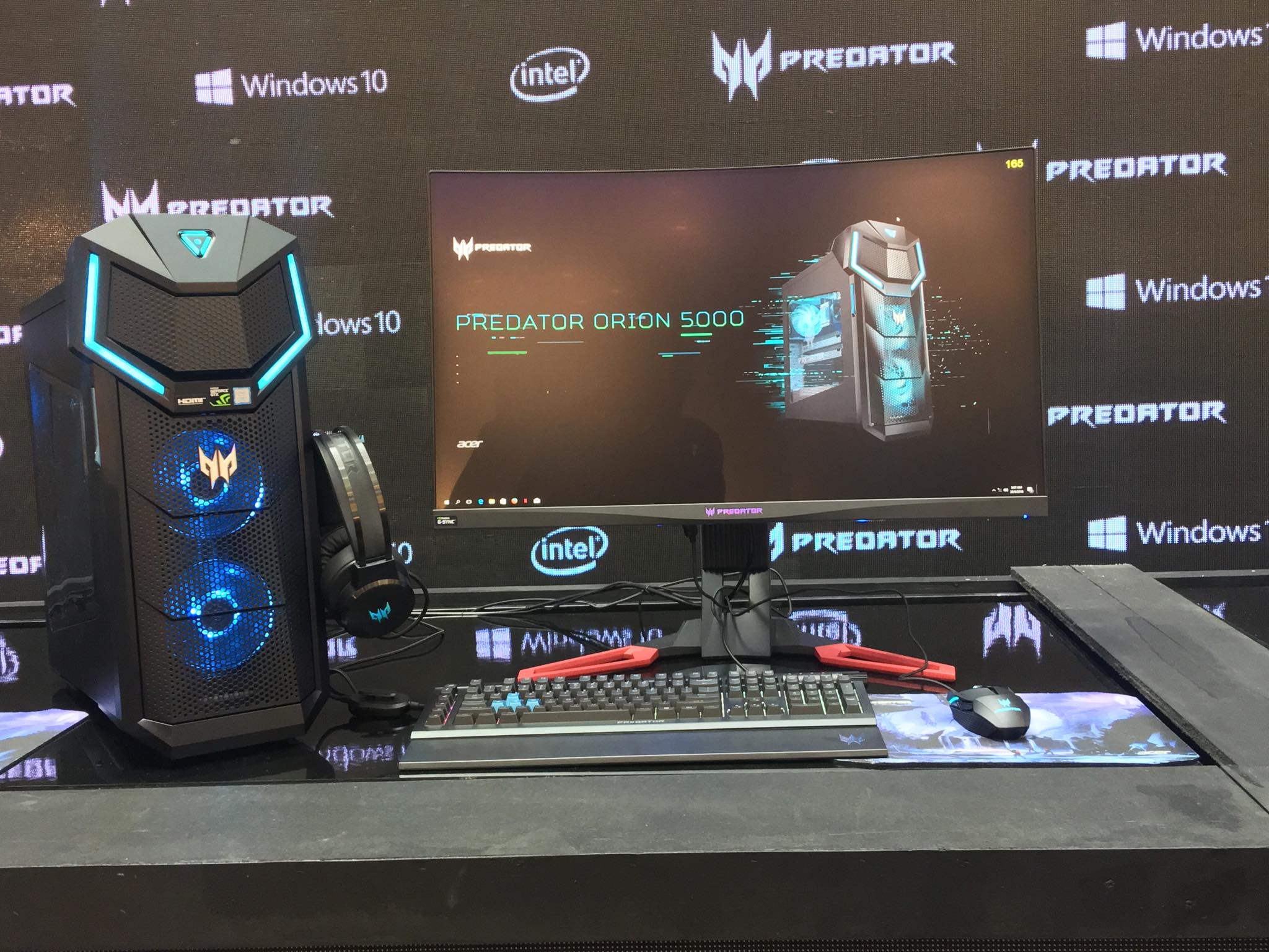 New Predator Gaming Devices At The Top Of Their Gaming Food Chain ...