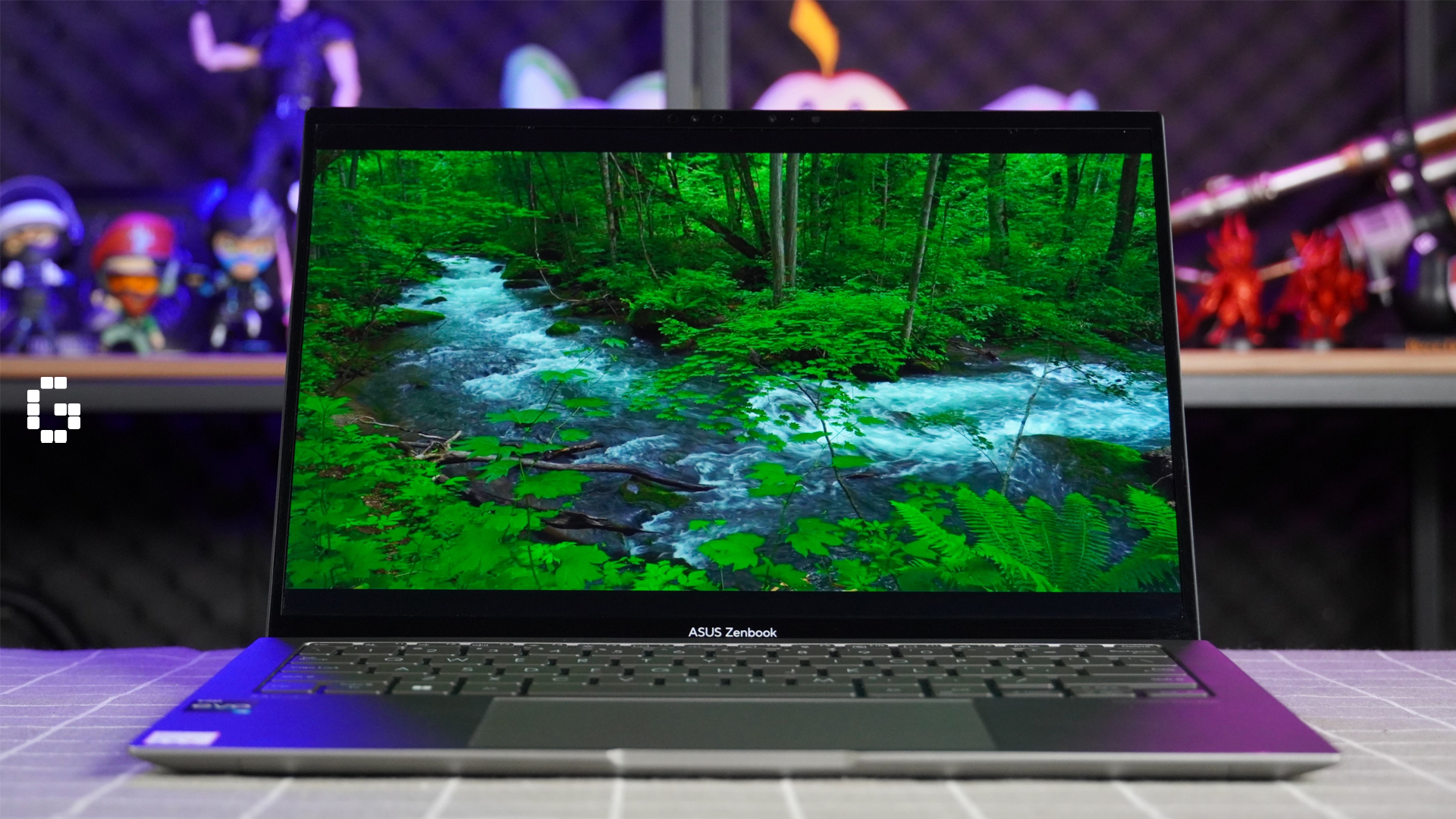 ASUS Zenbook S 13 OLED Review – A Lightweight Working Companion With ...